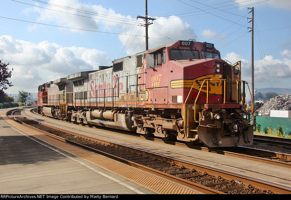 BNSF 607 and 948